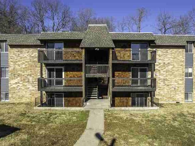 2 Bedroom Apartment for Rent at 10302 W 62nd St #D11, Shawnee, KS 66203
