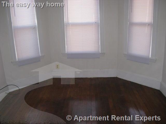 2 Bedroom Apartment for Rent at 104 Conwell Ave #1, Somerville, MA 02144 West Somerville
