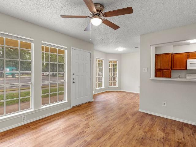 2 Bedroom Apartment for Rent at 104 Mosscliff Cir #8, San Marcos, TX 78666