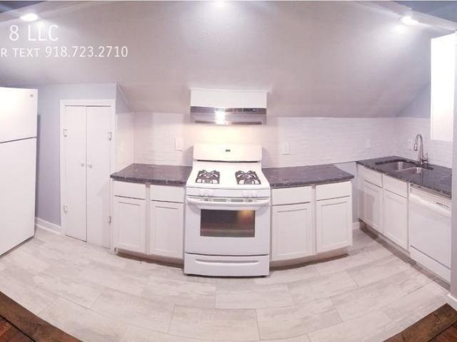 2 Bedroom Apartment for Rent at 105 N Xanthus Ave, Tulsa, OK 74110