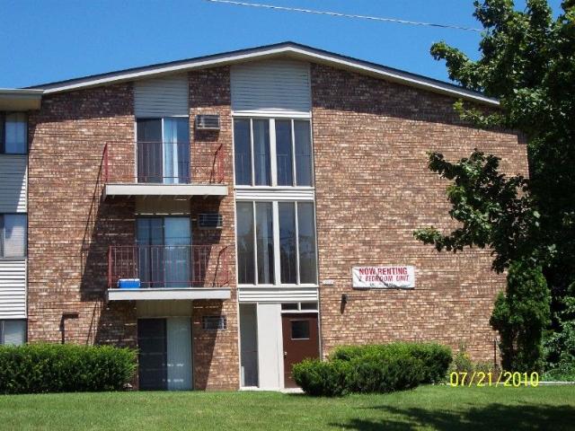 2 Bedroom Apartment for Rent at 10628 W Bobolink Ave, Milwaukee, WI 53225 Florist Highlands