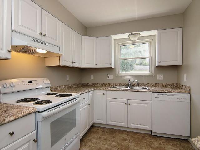 2 Bedroom Apartment for Rent at 1095 Parkridge Ct, Forest Park, OH 45240 Forest Park