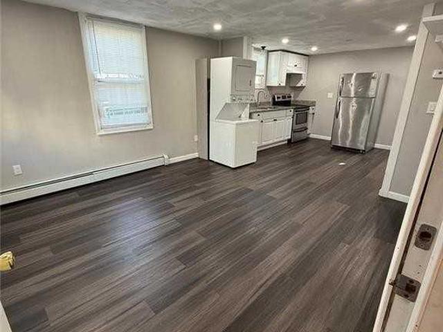 2 Bedroom Apartment for Rent at 10 South St #1 L, Pawtucket, RI 02860