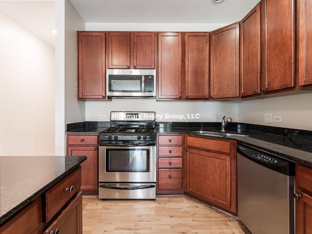 2 Bedroom Apartment for Rent at 1124 Lake St #411A, Oak Park, IL 60301