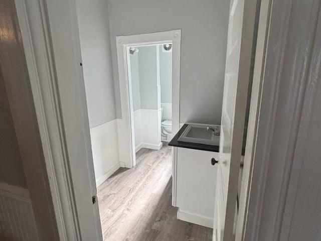 2 Bedroom Apartment for Rent at 112 Pomona Ave #1, Providence, RI 02908 Mount Pleasant