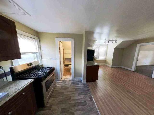2 Bedroom Apartment for Rent at 11326 Saint Aubin St #2, Hamtramck, MI 48212