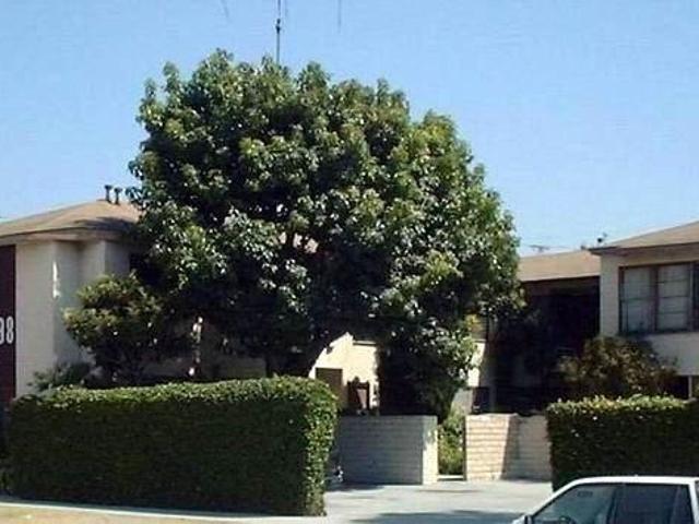 2 Bedroom Apartment for Rent at 11598 Gateway Boulevard #2, Los Angeles, CA 90064 West Los Angeles
