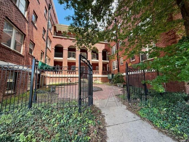 2 Bedroom Apartment for Rent at 116 E Chestnut St #24, Asheville, NC 28801 Claxton Community