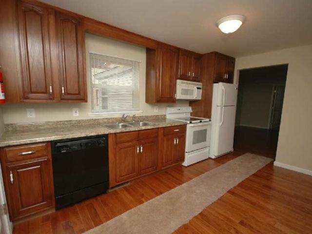 2 Bedroom Apartment for Rent at 116 N Summit St #2, Ypsilanti, MI 48197