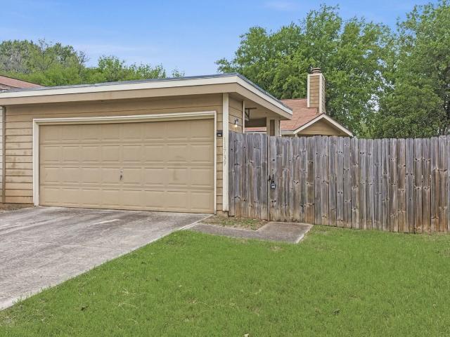 2 Bedroom Apartment for Rent at 11739 Spring Club Dr, San Antonio, TX 78249 Babcock North