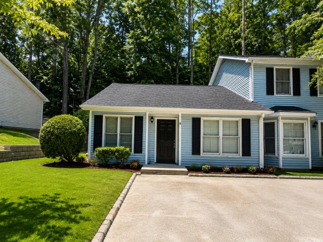 2 Bedroom Apartment for Rent at 1220 Oakplace Dr Sw #A, Marietta, GA 30008