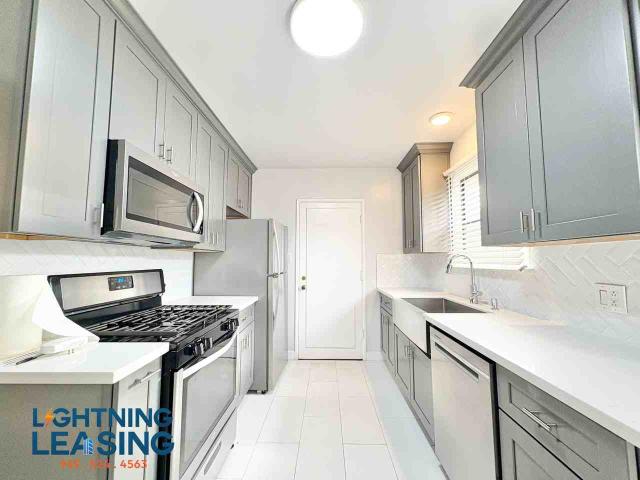 2 Bedroom Apartment for Rent at 1222 Mcclellan Dr #6, Los Angeles, CA 90025 West Los Angeles