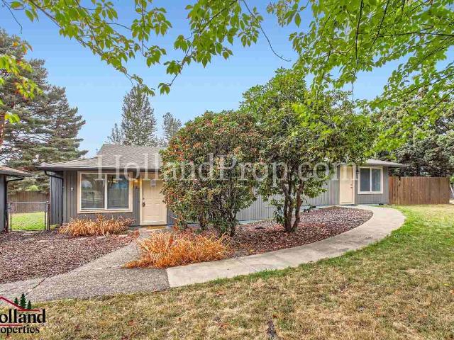 2 Bedroom Apartment for Rent at 127 125/127 Sw Edgefield Ct #127, Troutdale, OR 97060