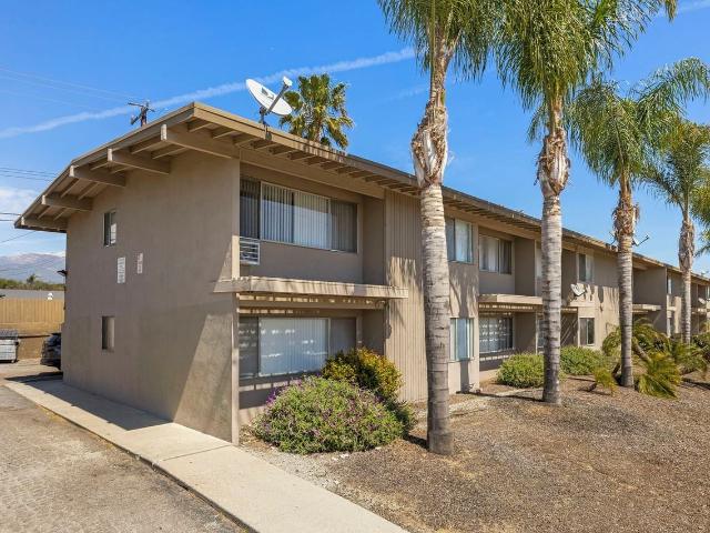2 Bedroom Apartment for Rent at 127 127 & 145 W. Santa Barbara St. 145 E #E, Santa Paula, CA 93060