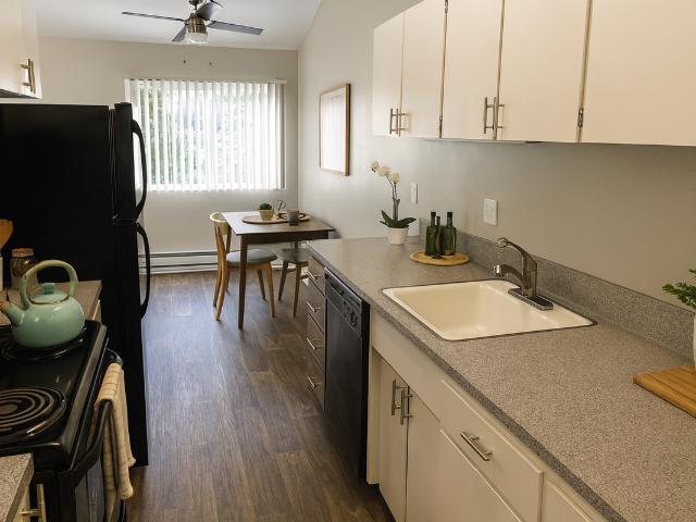 2 Bedroom Apartment for Rent at 12415 Ambaum Blvd Sw, Burien, WA 98146 Salmon Creek
