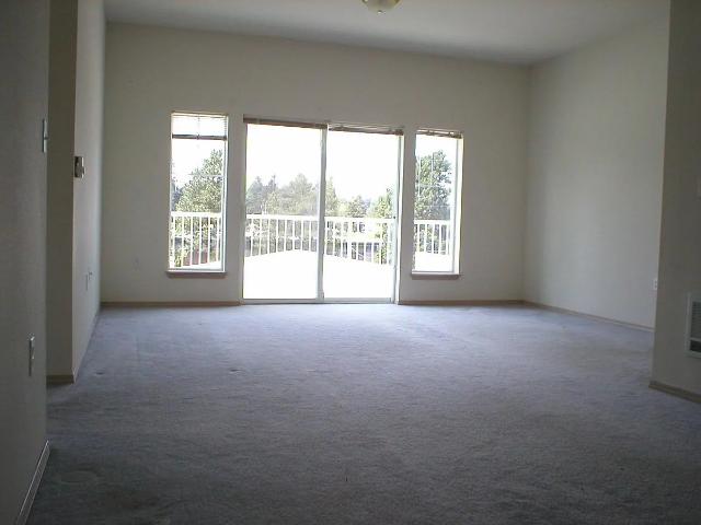 2 Bedroom Apartment for Rent at 12549 28th Ave Ne #402, Seattle, WA 98125 Lake City
