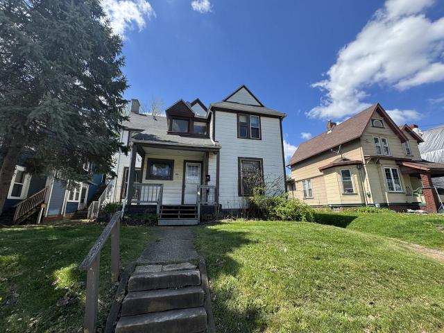 2 Bedroom Apartment for Rent at 1307 Woodland Ave Nw #2, Canton, OH 44703