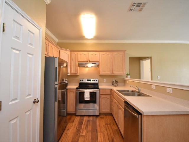 2 Bedroom Apartment for Rent at 130 Sherwood DrApt B #B, Victoria, TX 77901