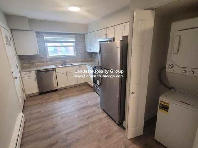 2 Bedroom Apartment for Rent at 1319 West Sherwin Avenue #1A, Chicago, IL 60626 Rogers Park