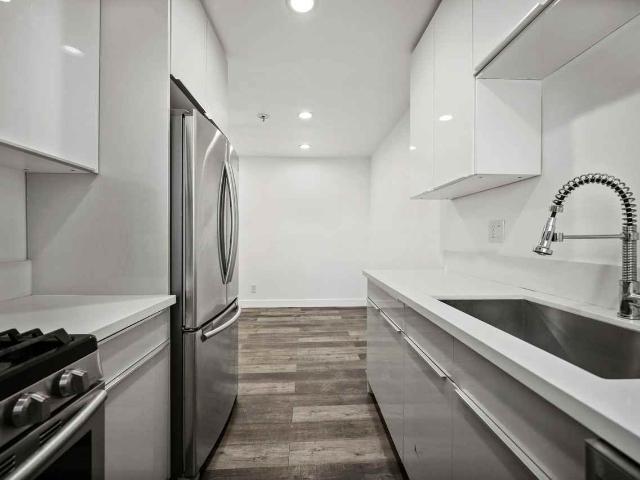 2 Bedroom Apartment for Rent at 1333 W 36th Pl #6, Los Angeles, CA 90007 Congress North