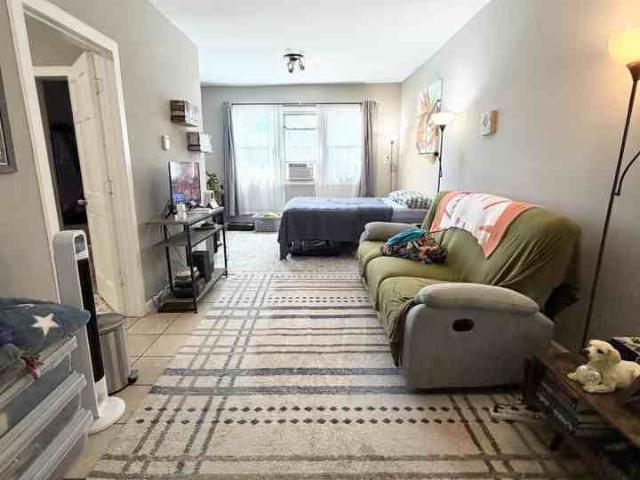2 Bedroom Apartment for Rent at 1336 W Cullerton St #1F, Chicago, IL 60608 Lower West Side