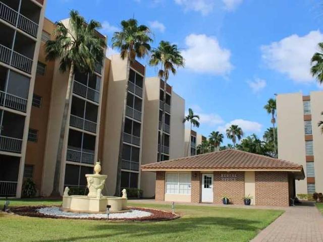 2 Bedroom Apartment for Rent at 1337 W 49th Pl #D1, Hialeah, FL 33012