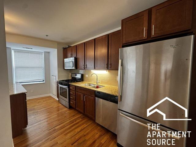 2 Bedroom Apartment for Rent at 1337 W Fargo Ave #303, Chicago, IL 60626 Rogers Park