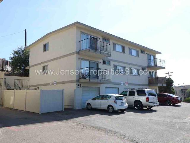 2 Bedroom Apartment for Rent at 135 The Cir #B, Vista, CA 92084 Vista