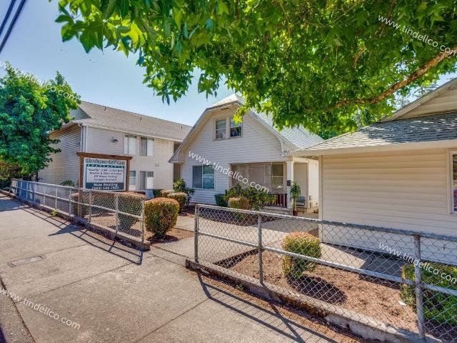 2 Bedroom Apartment for Rent at 13738 Ne Glisan St #3, Portland, OR 97230 Hazelwood