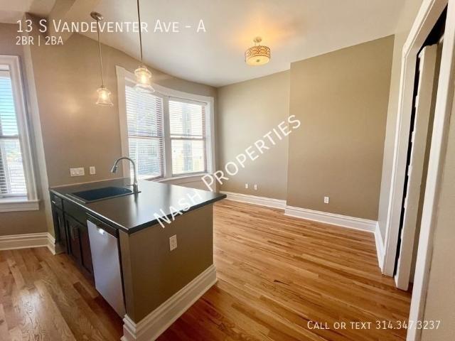 2 Bedroom Apartment for Rent at 13 S Vandeventer Ave #A, St. Louis, MO 63108 Central West End