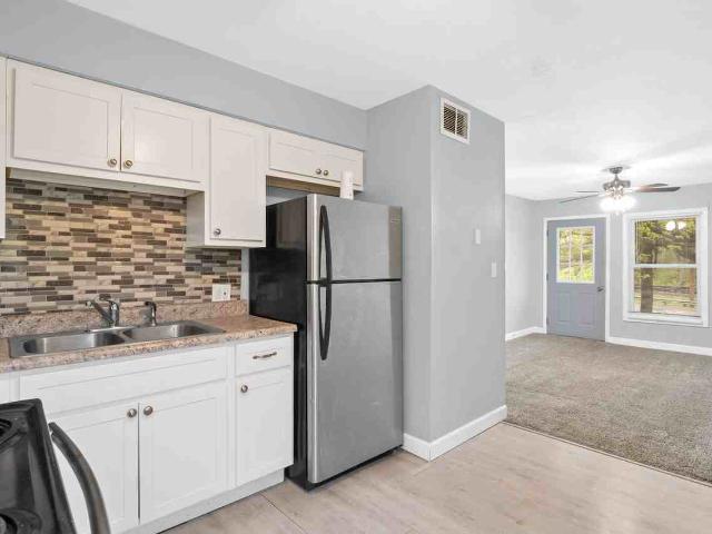 2 Bedroom Apartment for Rent at 1 Cameron Dr #B, Belleville, IL 62223 Belleville