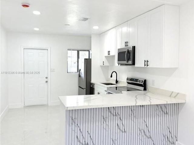 2 Bedroom Apartment for Rent at 1 Nw 10th St, Hallandale Beach, FL 33009 Hallandale Beach