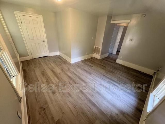 2 Bedroom Apartment for Rent at 2401 Miner St #3, Fort Wayne, IN 46807 Creighton Home