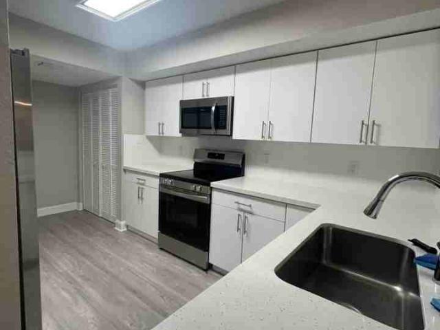 2 Bedroom Apartment for Rent at 240 SE Tenth St, Delray Beach, FL 33483