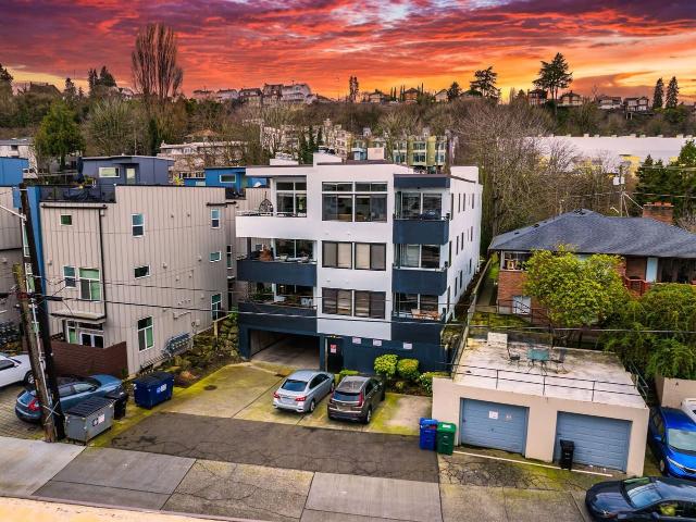2 Bedroom Apartment for Rent at 2410 Dexter Ave N, Seattle, WA 98109 East Queen Anne