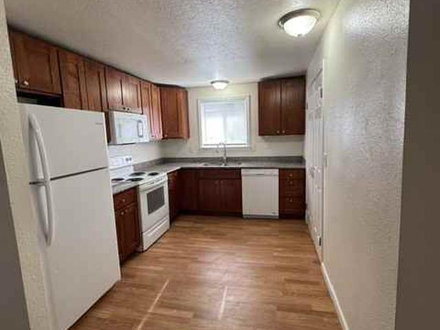 2 Bedroom Apartment for Rent at 2421 62nd St Se #C, Everett, WA 98203 Glacier View