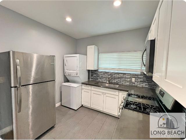2 Bedroom Apartment for Rent at 2525 East 10th Street #5, Long Beach, CA 90804 Eastside