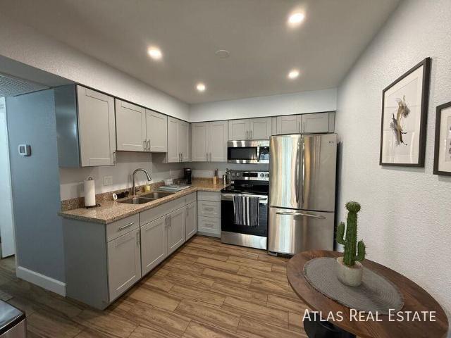 2 Bedroom Apartment for Rent at 2540 N 17th Way #4, Phoenix, AZ 85006