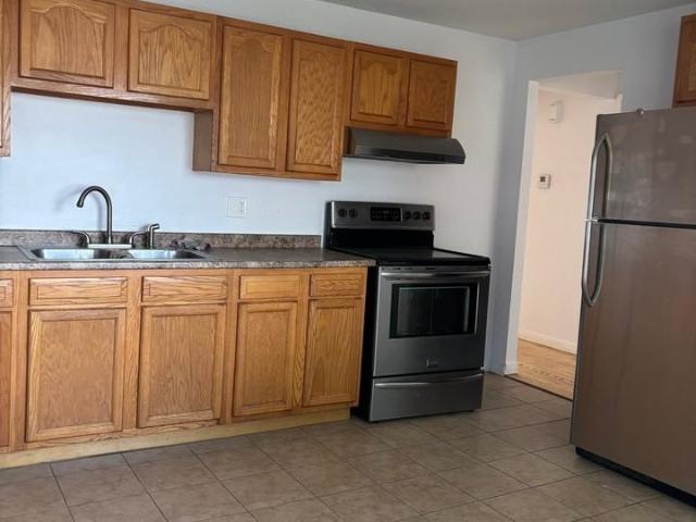 2 Bedroom Apartment for Rent at 258 Columbus Ave #7, Pawtucket, RI 02861