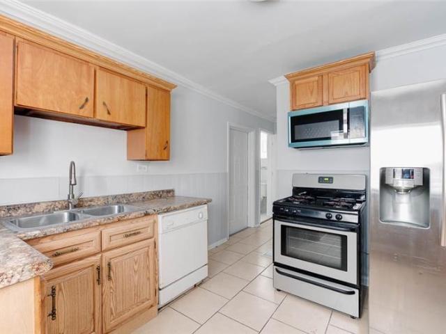 2 Bedroom Apartment for Rent at 2609 W Thomas St #1, Chicago, IL 60622 West Town