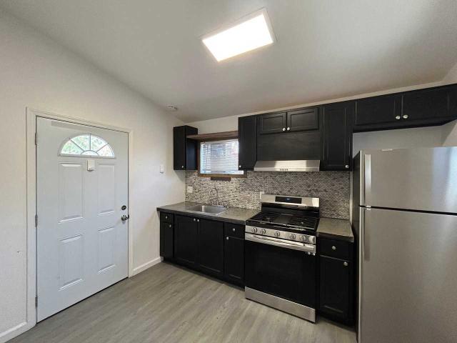 2 Bedroom Apartment for Rent at 2611 University Ave #B, San Diego, CA 92104 North Park