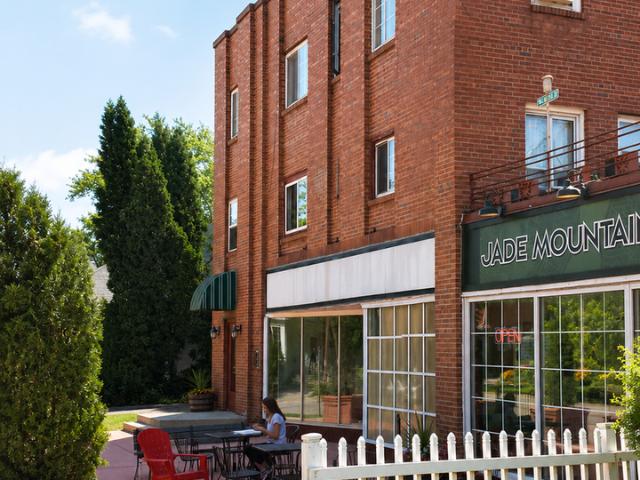2 Bedroom Apartment for Rent at 2617 E Johnson St, Madison, WI 53704 Eken Park