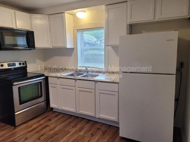2 Bedroom Apartment for Rent at 2716 Nichols Rd #3, Kalamazoo, MI 49004
