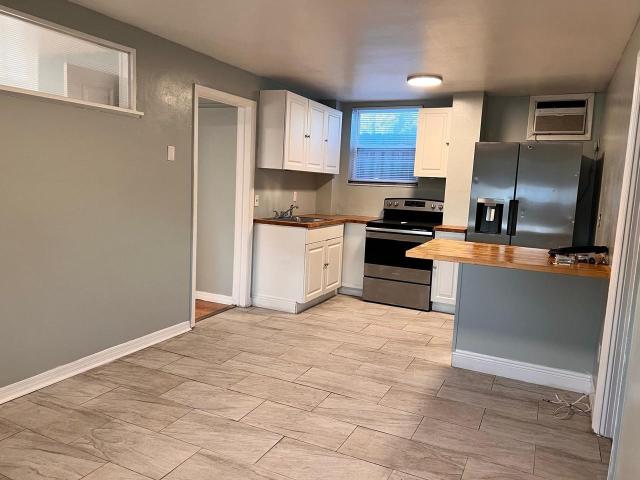 2 Bedroom Apartment for Rent at 27 N San Remo Ave #A, Clearwater, FL 33755