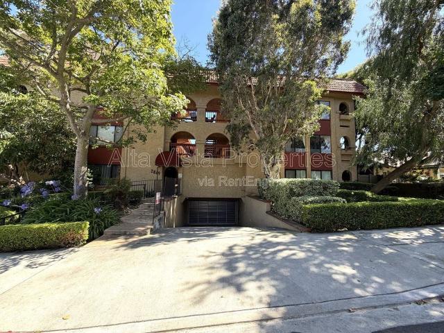 2 Bedroom Apartment for Rent at 2849 E St #17, San Diego, CA 92102 Golden Hill