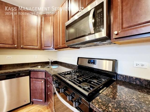 2 Bedroom Apartment for Rent at 2854 W Rosemont Ave #2854 3, Chicago, IL 60659 West Ridge
