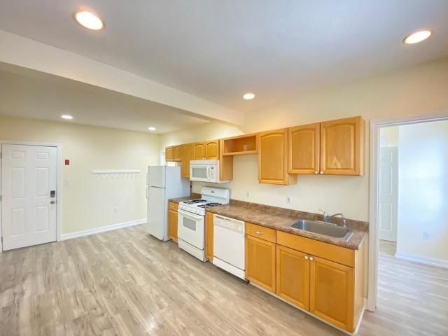 2 Bedroom Apartment for Rent at 289 Merrimack St #6, Manchester, NH 03103 Kalivas Union