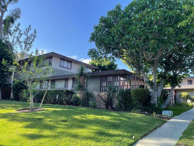 2 Bedroom Apartment for Rent at 295 W California Blvd, Pasadena, CA 91105 Singer Park