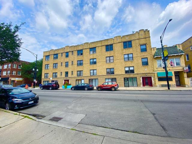 2 Bedroom Apartment for Rent at 2960 W Montrose Ave #3, Chicago, IL 60618 Albany Park