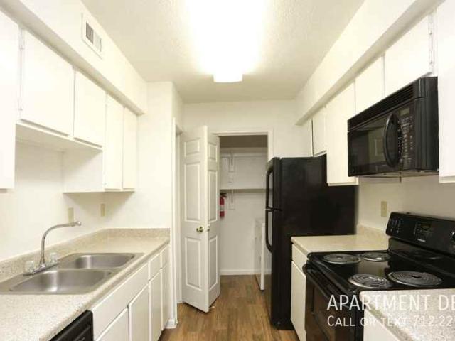 2 Bedroom Apartment for Rent at 2014 N Fry Rd #3817, Katy, TX 77449